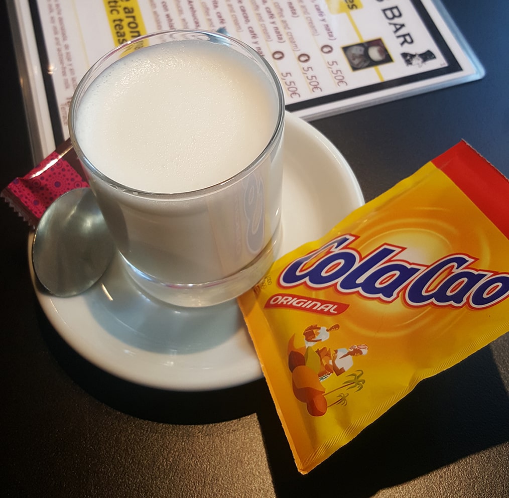 Cola Cao | Terraza, Cocteles, Bravas, Cafés, Bar cerca de mi